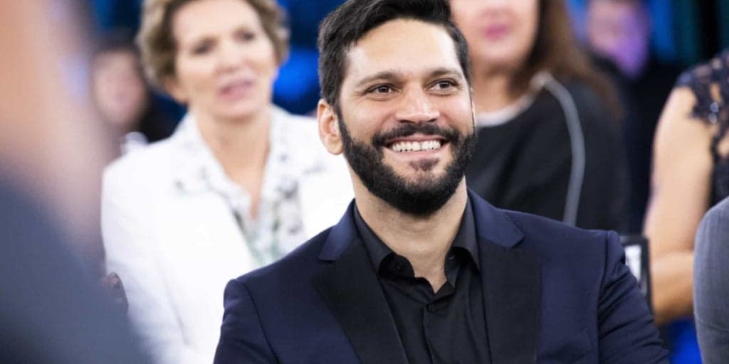 5 galãs da Globo se assumiram gays; Um é de Quem Ama Cuida