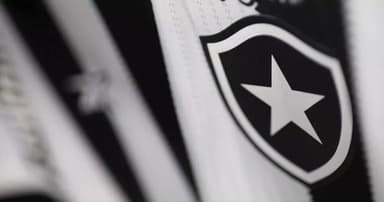 John Textor dá aval e Botafogo anuncia novo técnico para 2026